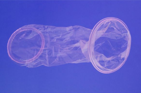 Condón femenino I ¿Cómo funciona y cómo usarlo correctamente?